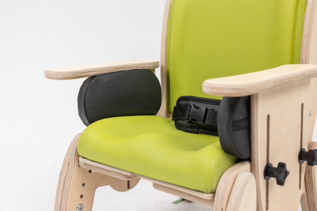 Juni Chair - Medifab : Medifab
