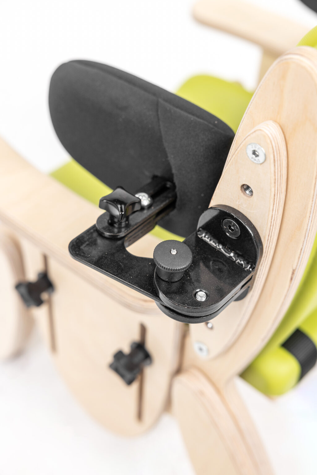 Juni Chair - Medifab : Medifab