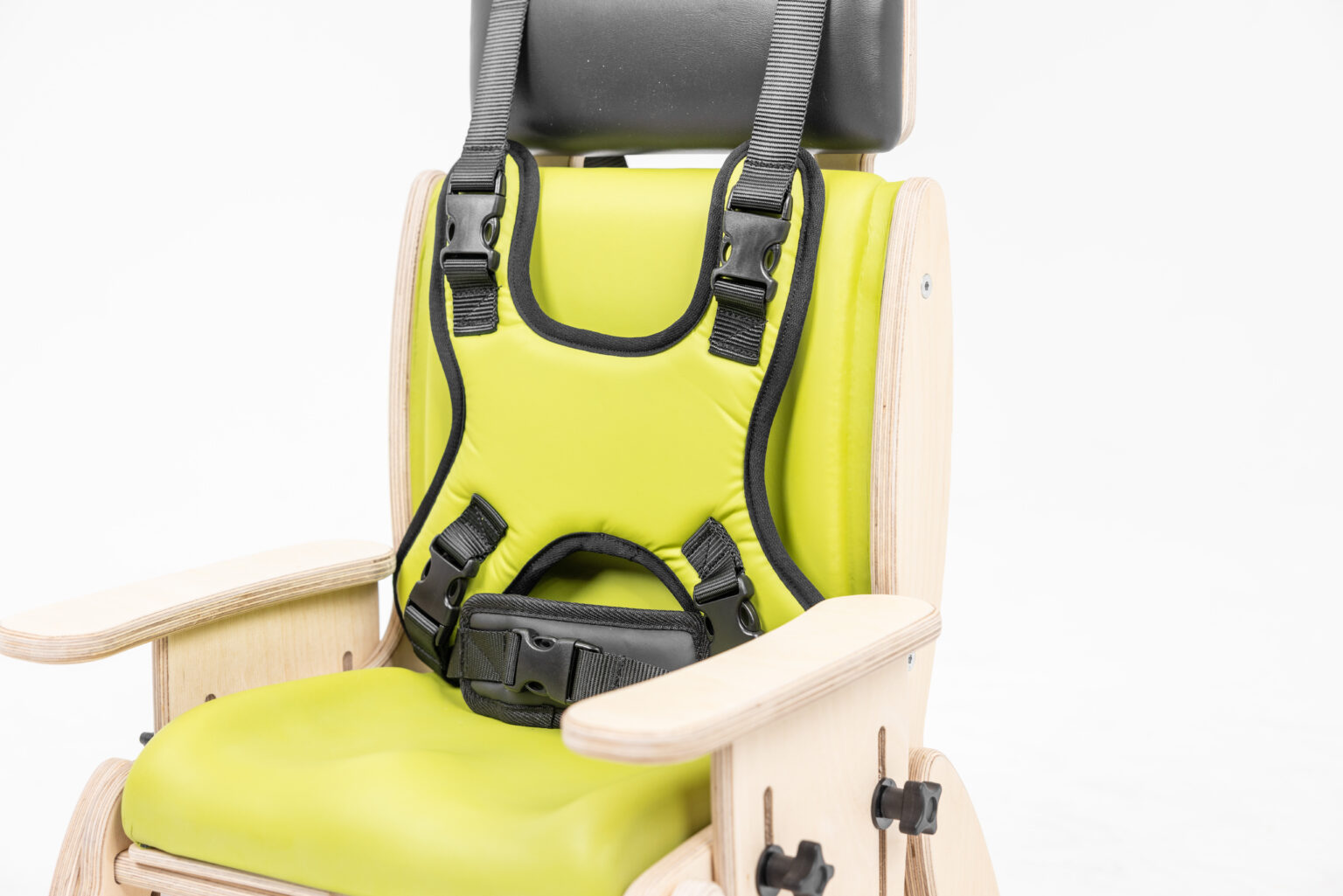 Juni Chair - Medifab : Medifab