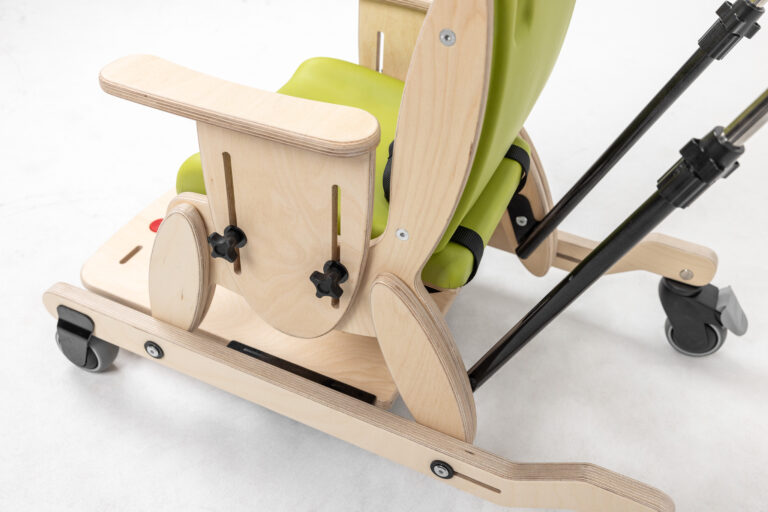 Juni Chair - Medifab : Medifab